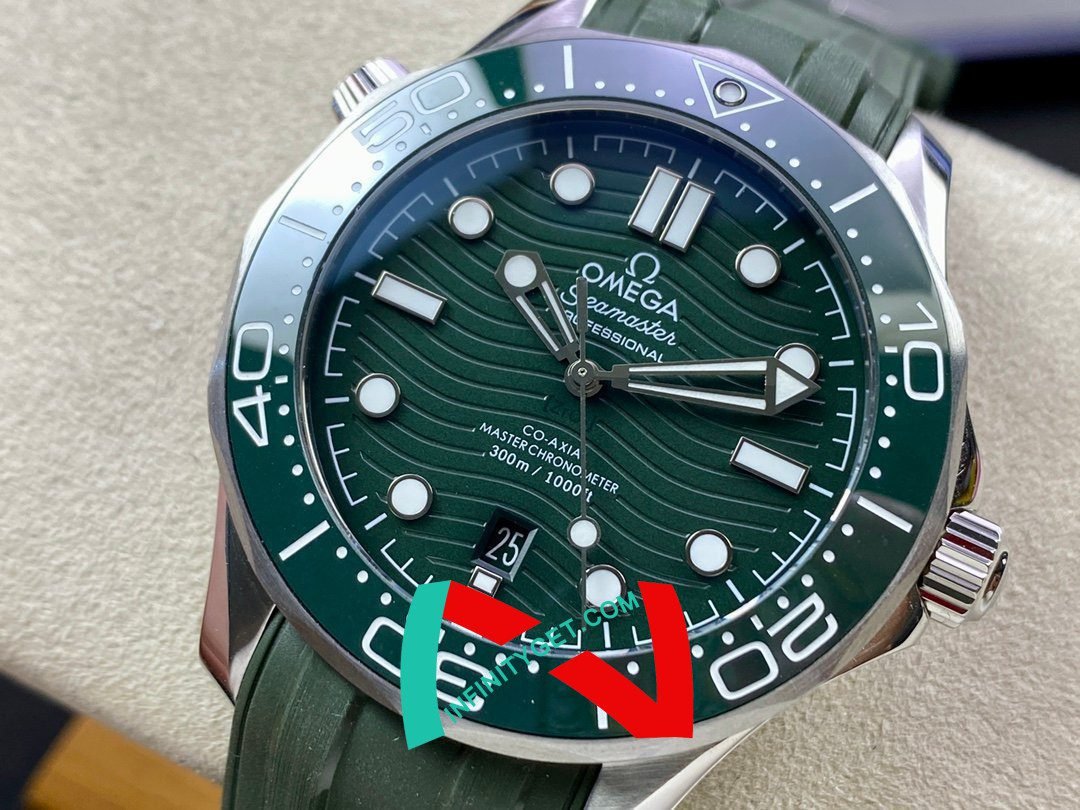 1:1 Superclone-OMEGA Seamaster Diver 300M 42mm (Green Dial Seamaster ...