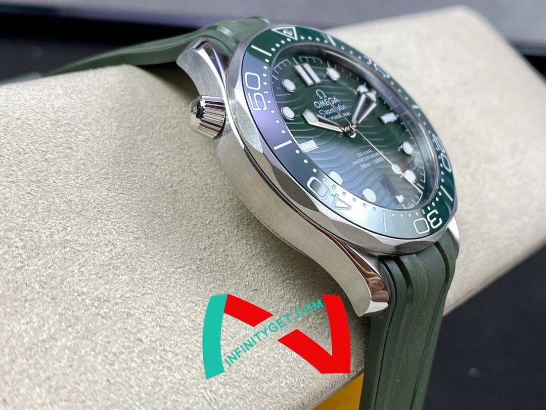 1:1 Superclone-OMEGA Seamaster Diver 300M 42mm (Green Dial Seamaster ...